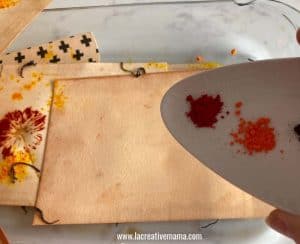 How to dye paper with food coloring - La creative mama