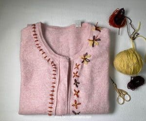 How to upcycle an old cardigan with embroidery - La creative mama